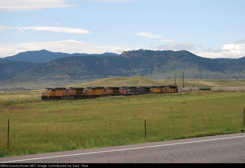 UP 5951/6069/6361/8318 With East Bound Freight